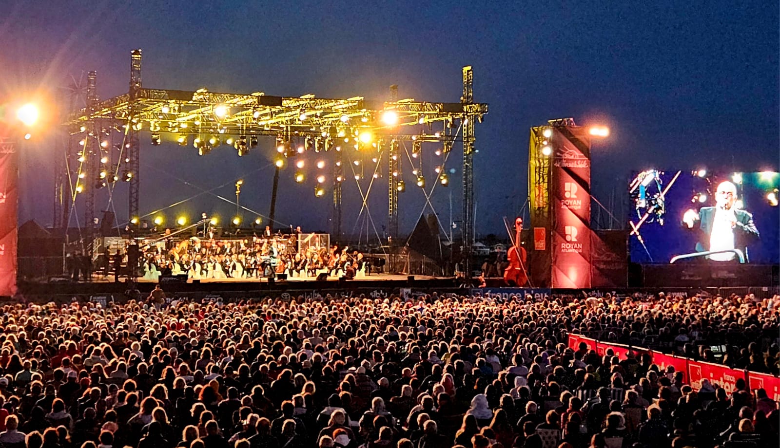 Un violon sur le sable à Royan - 2024 - CRM - Macif